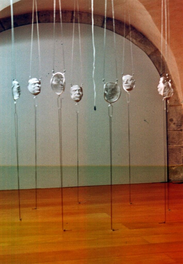 Strainers faces | Isaac Cordal